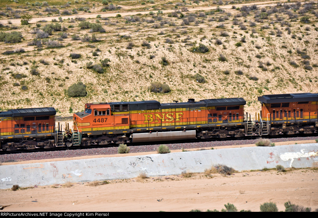 BNSF 4487